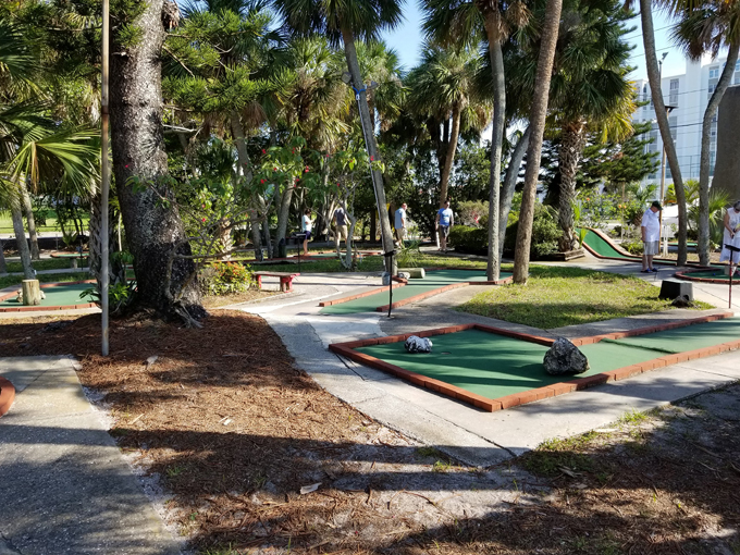 polynesian putter mini golf 3