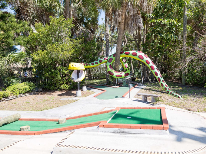 polynesian putter mini golf 4