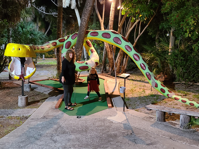 polynesian putter mini golf 9