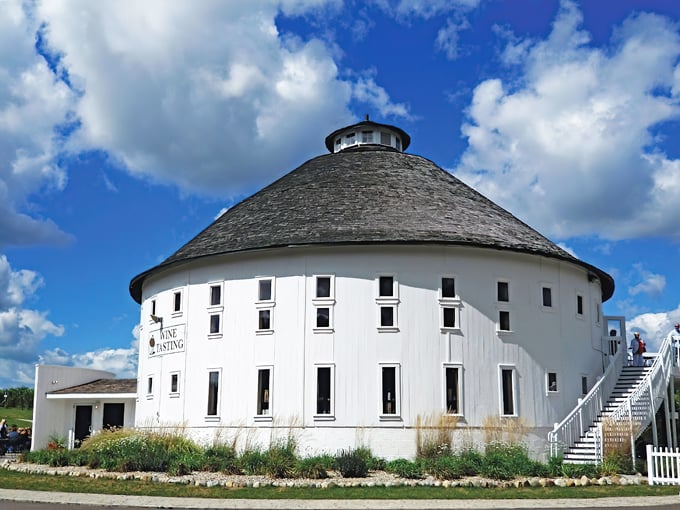 Round Barn Winery & Estate 1