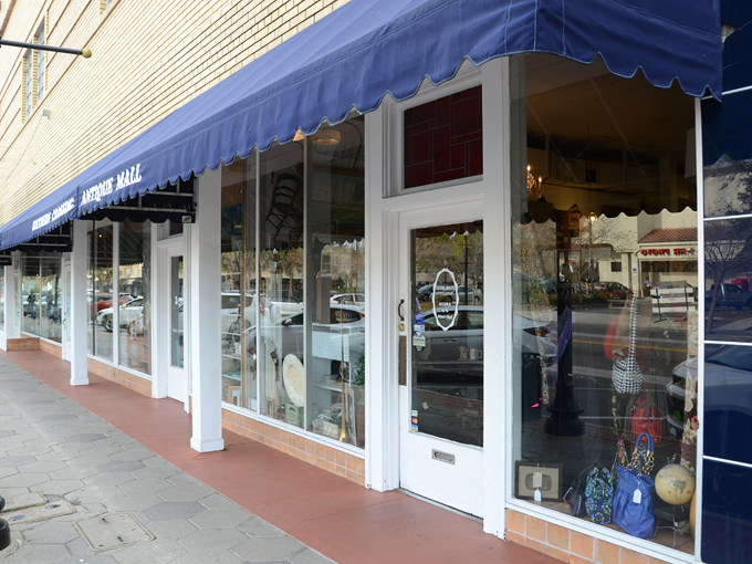 Southern Crossing Antique Mall (Jacksonville)