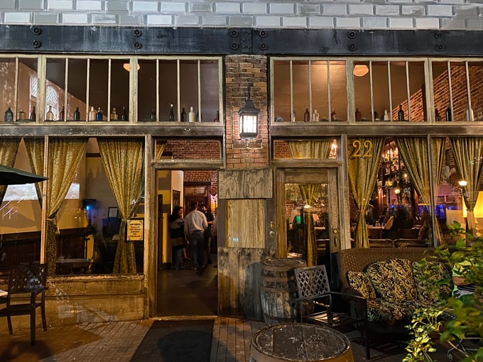 The 86 Room (Fort Myers)