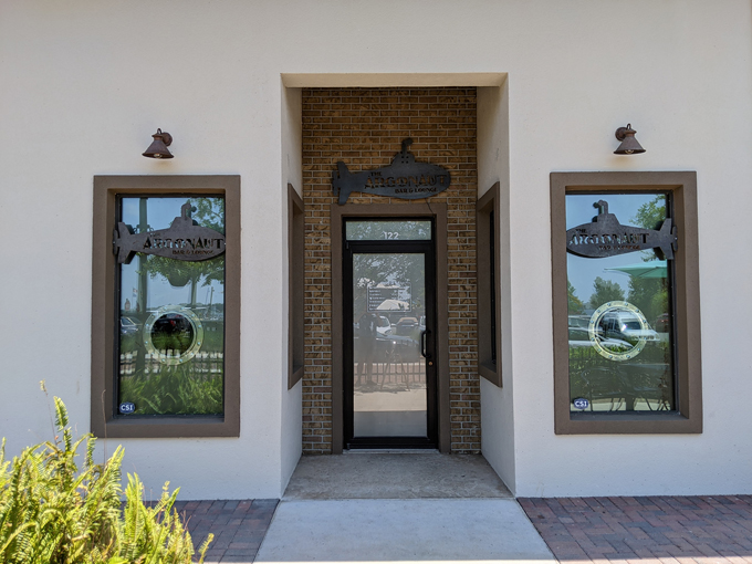 The Argonaut Bar and Lounge (Tavares)