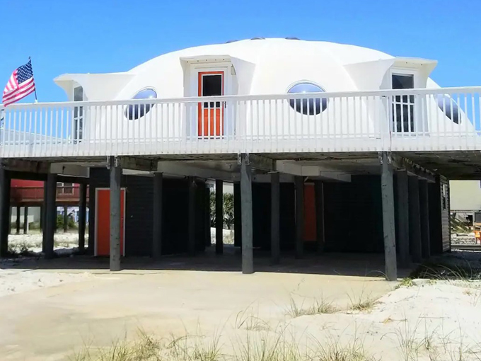 The Spaceship House (Navarre)