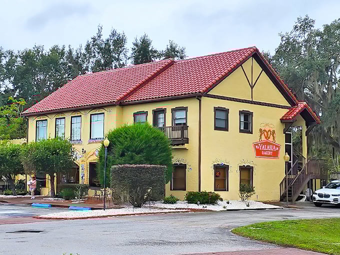 Yalaha Bakery (Yalaha)