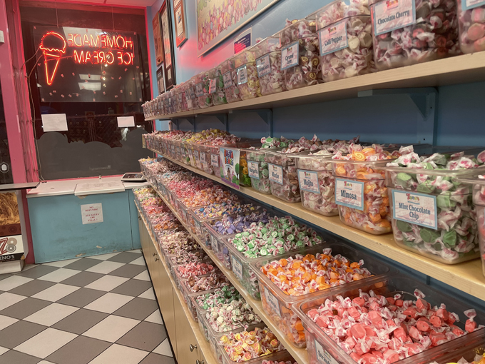 zenos boardwalk sweet shop 7