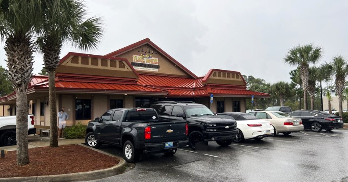 This Tiny Florida Cafe Has A Handcrafted Key Lime Pie That's Absolutely ...