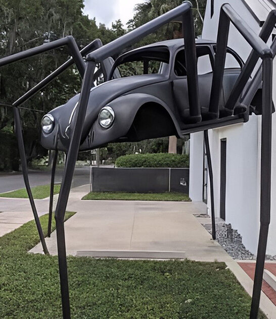 massive spider sculpture florida ftr