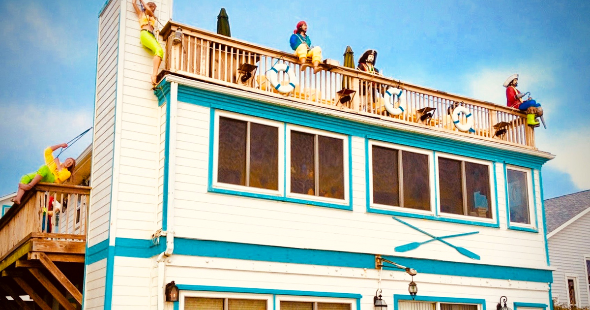 The Quirky House In Florida Where You’ll Find Whimsical Life-Size ...
