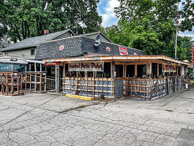 The unassuming exterior of Foxfire Fixin's hides a BBQ paradise within &ndash; like finding a treasure chest disguised as a garden shed.