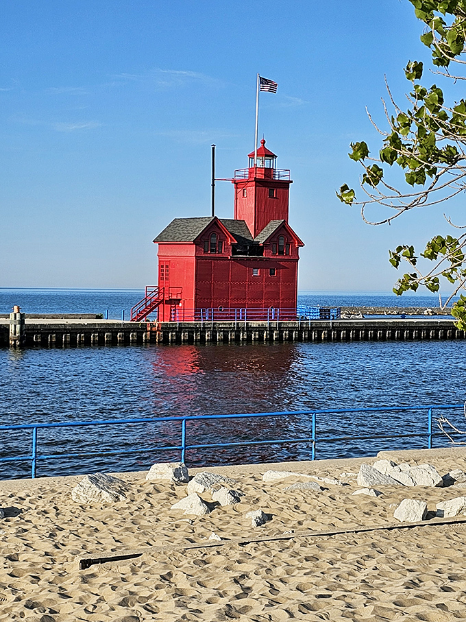 Big Red in all its glory &ndash; the lighthouse that's seen more selfies than a Hollywood star and still manages to look good.