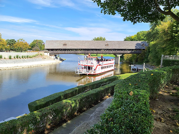 Picture-perfect timing as the Belle passes under the wooden span, creating that rare moment when everything in the frame just works.