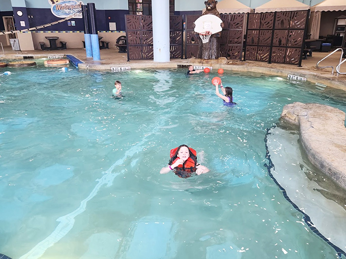 Splish, splash, and dunk &ndash; this interactive water play area keeps the little ones entertained while parents contemplate a nap on nearby lounge chairs.