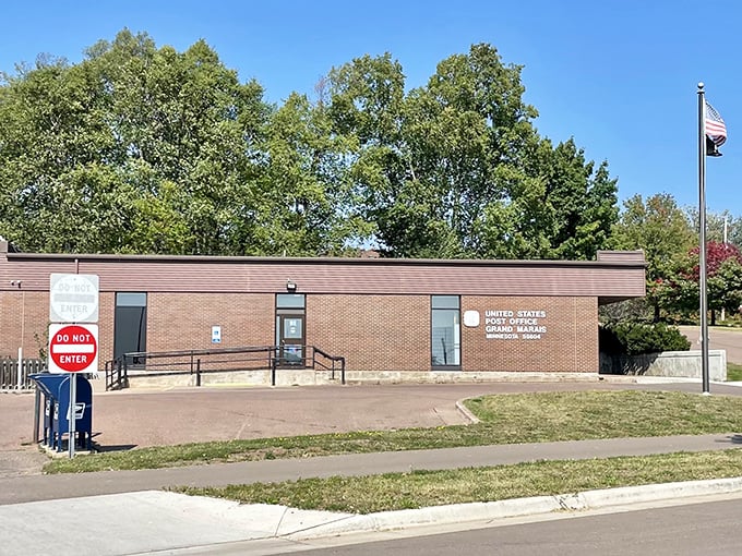 Even the post office in Grand Marais has that "we're not in the big city anymore" charm.