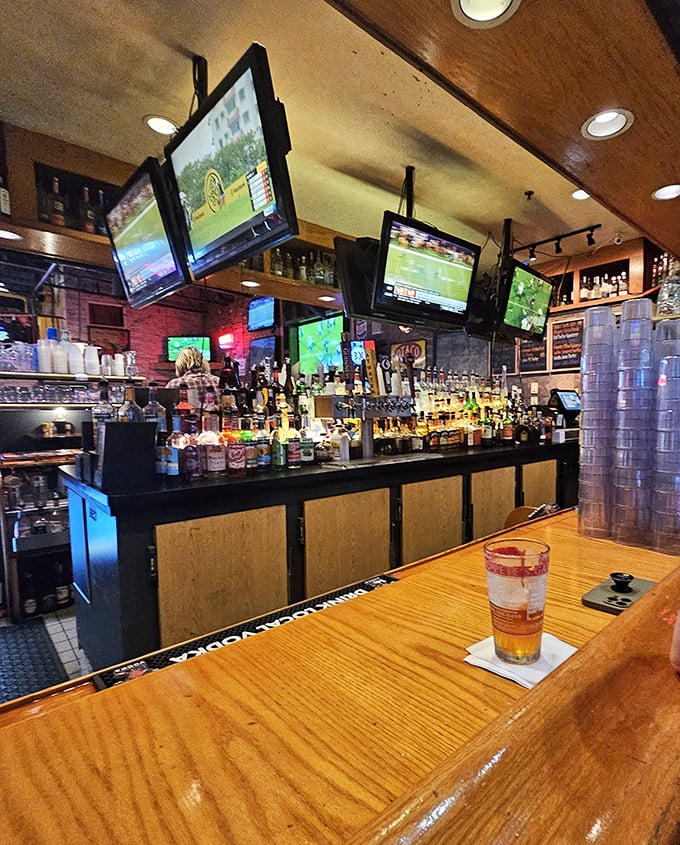 The well-stocked bar serves up local Michigan brews alongside classic cocktails &ndash; fuel for grown-up appetites.