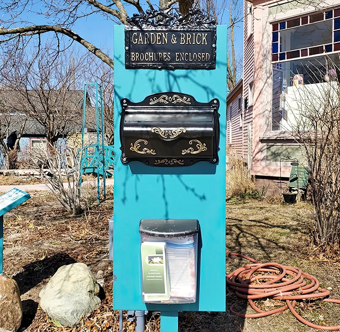 Free garden knowledge awaits in this charming mailbox – the only bills you'll find here are on the beaks of visiting birds.