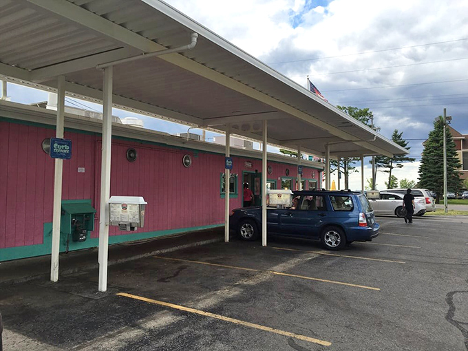 Some traditions never go out of style – car-hop service lets you enjoy Don's classics without leaving the comfort of your vehicle.