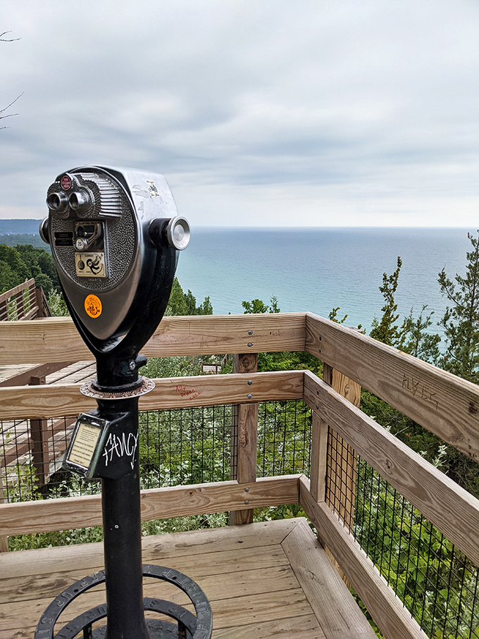 Vintage viewfinders let you zoom in on distant details, adding a touch of nostalgia to an already picture-perfect experience.