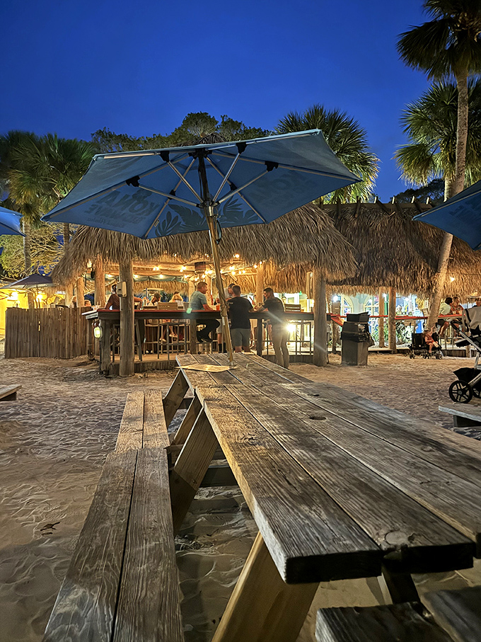 As night falls, O'Leary's transforms into a twinkling oasis. The only thing better than daytime paradise is paradise after dark.