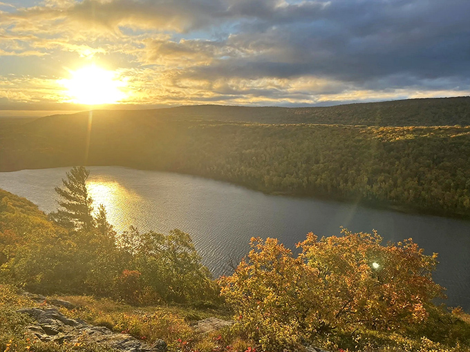 Sunset transforms Lake of the Clouds into liquid gold &ndash; nature's way of saying "thanks for visiting" with a spectacular farewell performance.