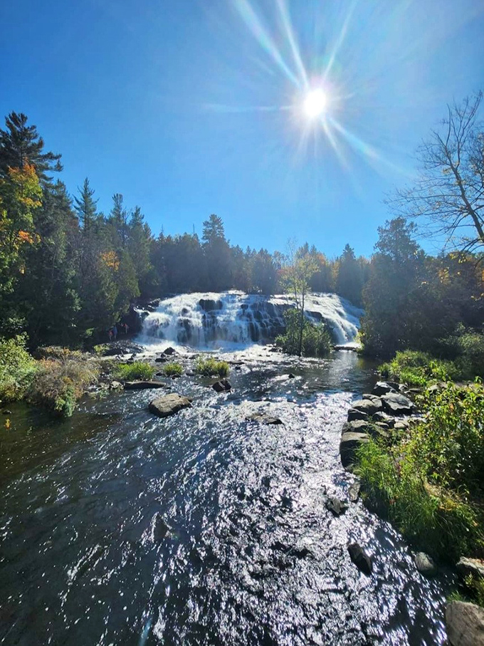 The falls in all their glory, where rushing water has been sculpting an artistic masterpiece for thousands of years without a single art school credit.
