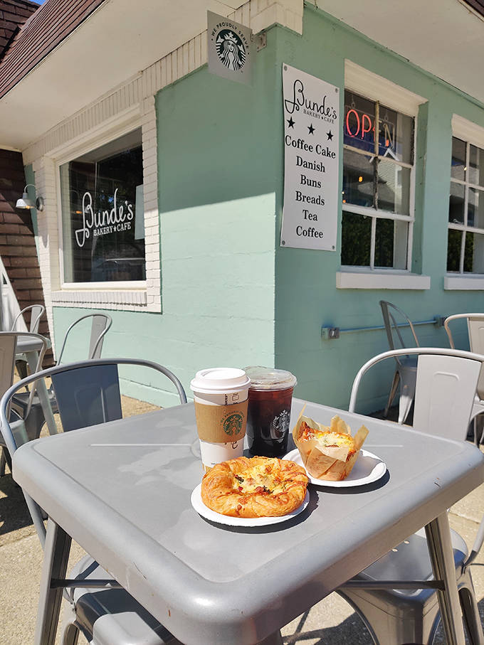 A simple metal table becomes the perfect stage for enjoying Bunde's offerings al fresco, turning an ordinary morning into a mini vacation.