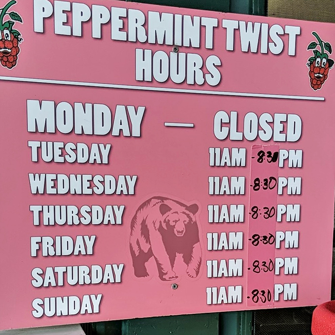 Even the hours sign has personality&mdash;that bear silhouette seems to say "I'll be napping Mondays, but ready for shake duty Tuesday!"