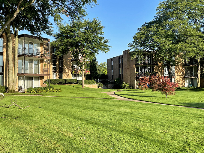 Lakewood Hills: Architectural distinction meets natural beauty in these apartment buildings where mid-century design creates harmony with surrounding greenspace.