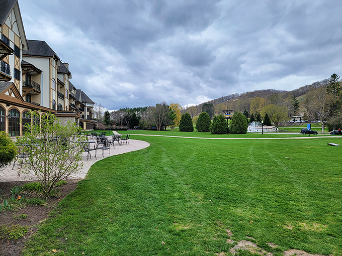 Manicured grounds and mountain views surround the resort, offering peaceful spaces for relaxation after the excitement of waterpark adventures.