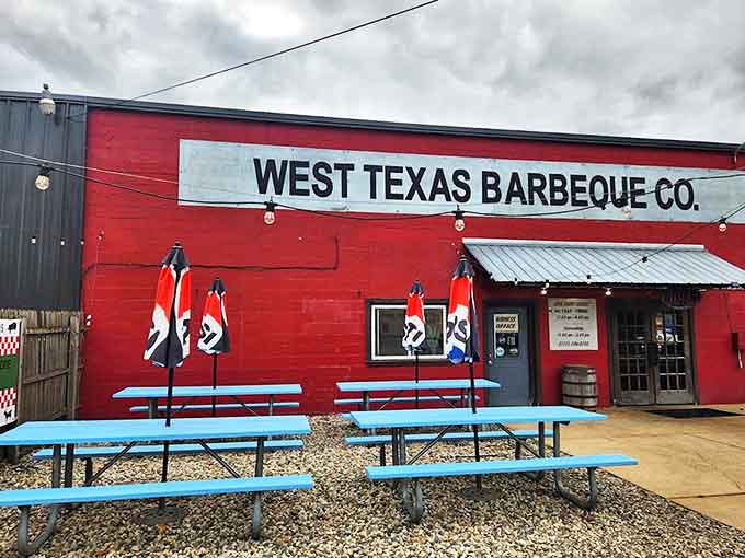 Bright blue picnic tables offer al fresco dining opportunities where the only thing better than the barbecue is enjoying it in fresh air.