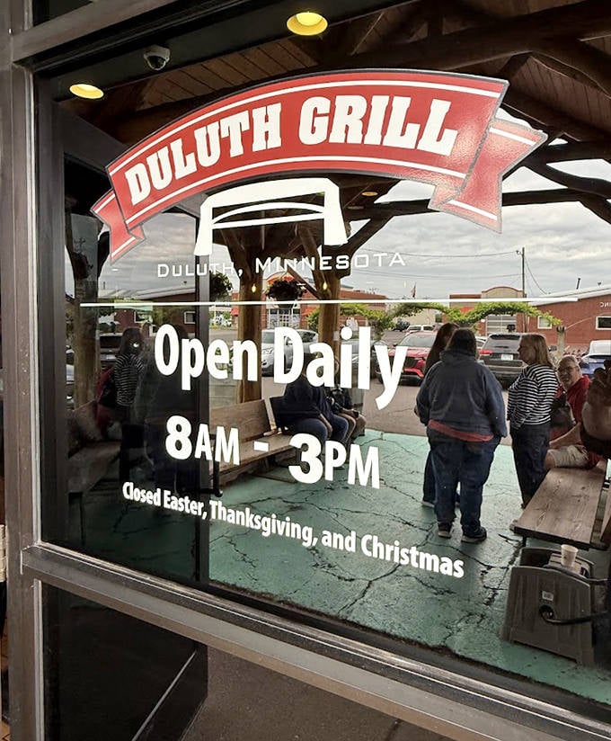 Early birds get the worm&mdash;or in this case, the caramel rolls before they sell out. Open daily, closed only for major holidays.