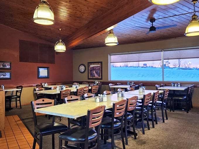 Inside, warm wood tones and comfortable seating create the perfect breakfast atmosphere without any unnecessary fussiness.