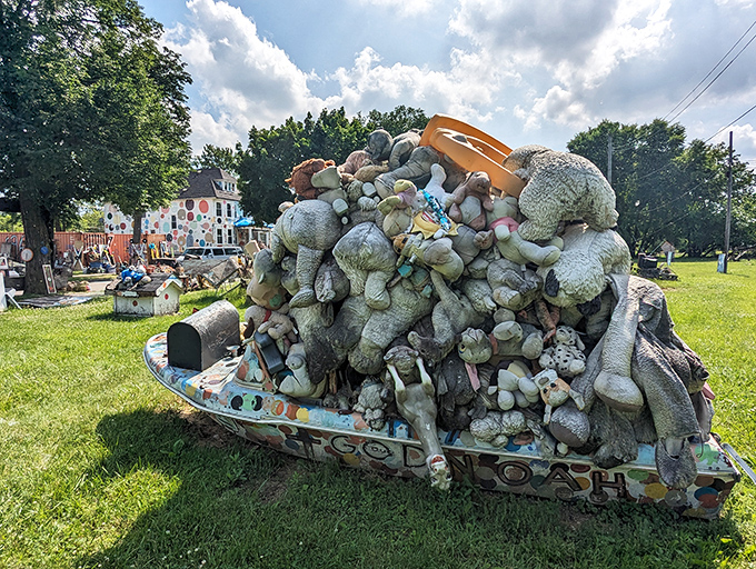 Stuffed animals have commandeered this boat, staging what appears to be the world's most huggable mutiny on Heidelberg Street.