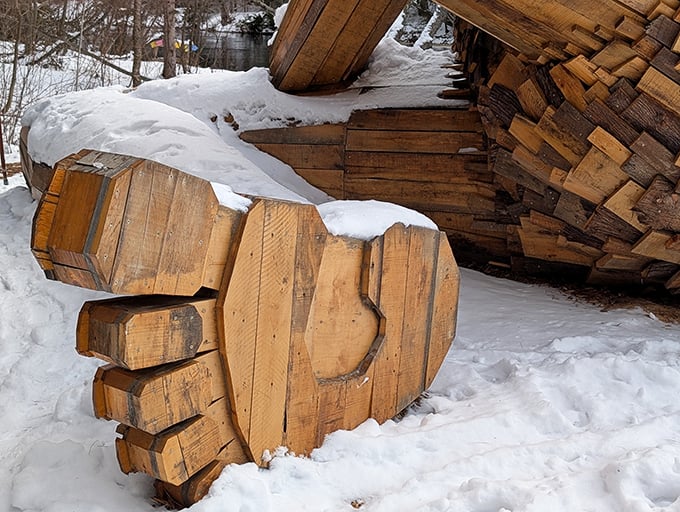 Even Benny's feet showcase meticulous attention to detail, with carefully arranged wooden blocks forming surprisingly lifelike appendages.
