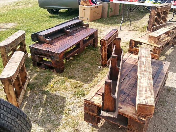 Rustic craftsmanship meets sustainable design in these handcrafted pallet wood benches &ndash; functional art with stories built right in.