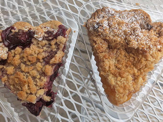 These aren't just pies&mdash;they're edible works of art with crumb toppings so perfect they make you wonder if tiny pastry elves assembled each one by hand.