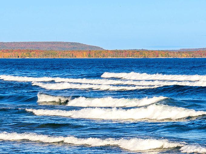 Lake Superior shows its playful side with rhythmic waves that hypnotize visitors into a state of pure relaxation.
