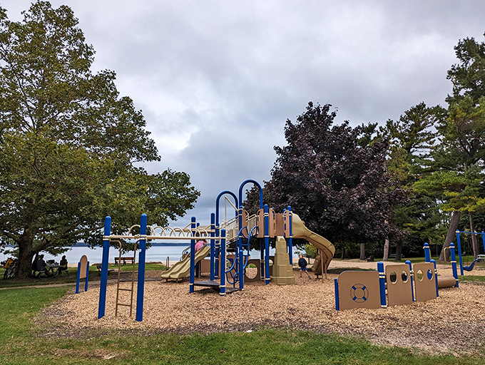 Bryant Park's playground sits so close to paradise-blue waters that kids can't decide whether to swing or splash &ndash; why not both?