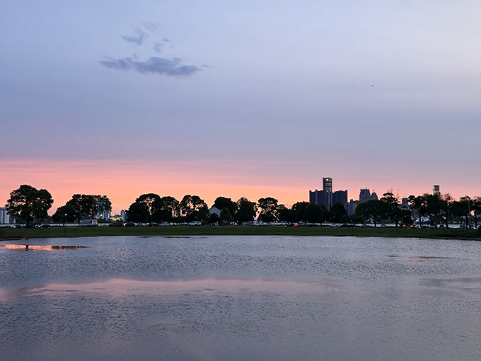 When day surrenders to evening, Belle Isle delivers sunset performances that turn the Detroit skyline into a silhouette worthy of a standing ovation.