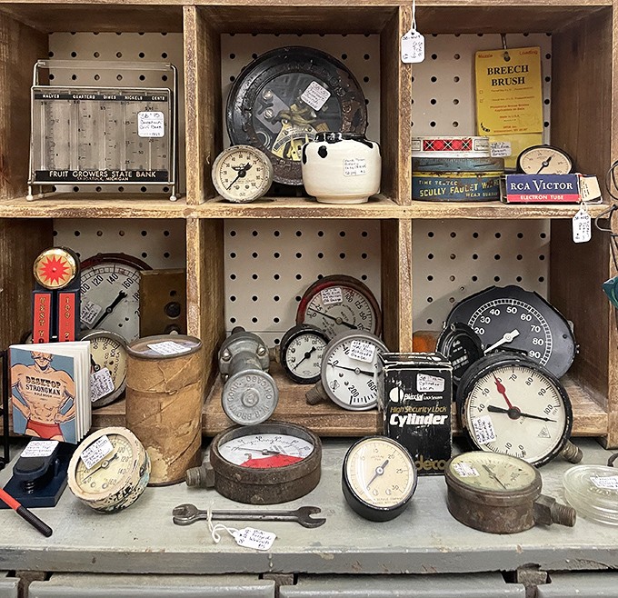 Time literally stands still in this collection of vintage gauges and meters &ndash; steampunk decorators, try not to hyperventilate.