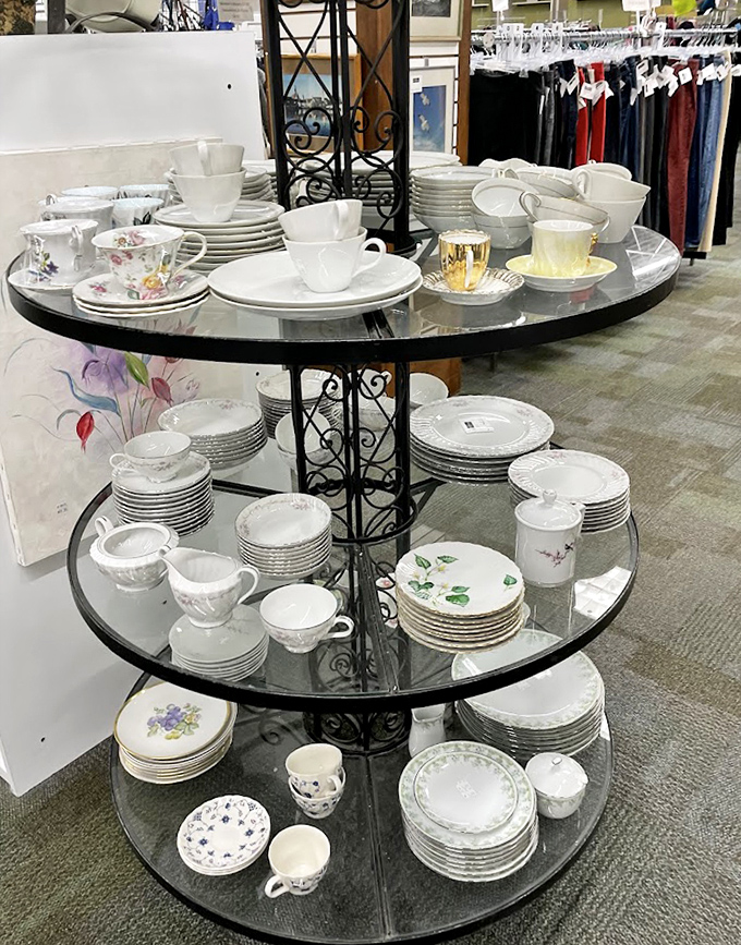 Dish-licious displays of fine china and everyday dinnerware create a tabletop treasure trove for hosts looking to upgrade without the retail markup.