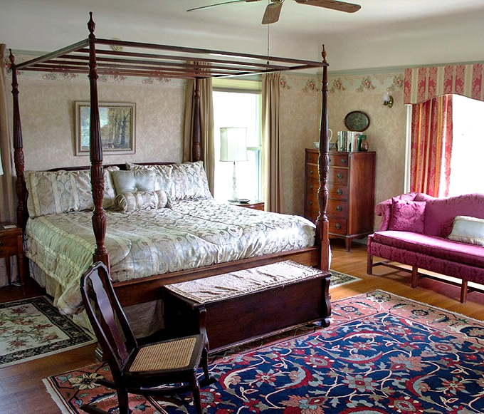 Four-poster bed fit for royalty, or for regular folks who want to feel royal for a weekend.