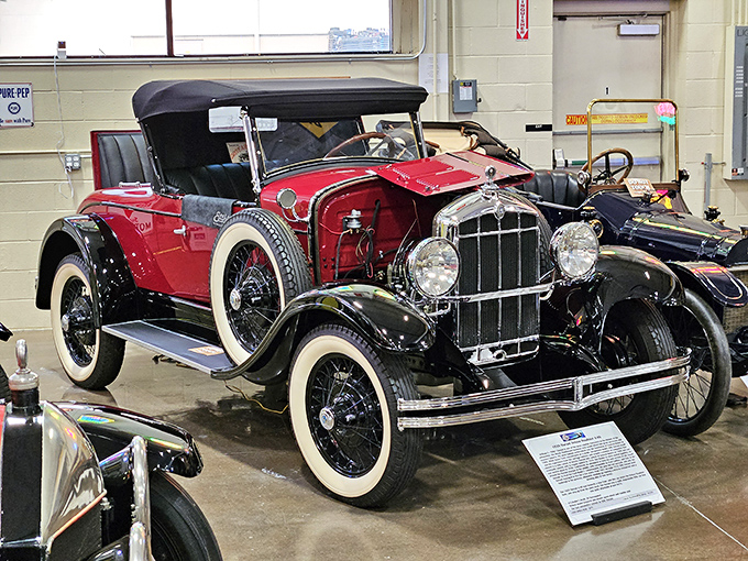 The Durant Deluxe Roadster sports a paint job so striking it makes modern cars look like they forgot to get dressed this morning.