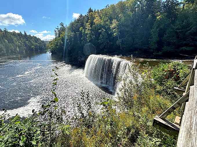 The VIP viewing spot where countless visitors have uttered "wow" while fumbling for cameras and searching for adequate adjectives.