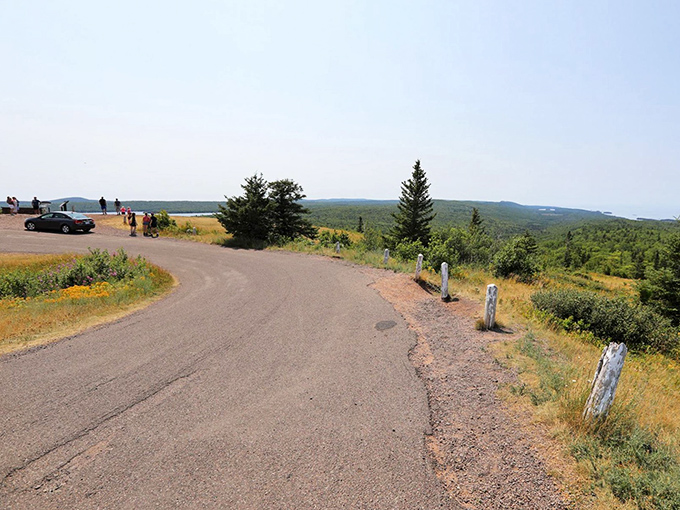 This gentle curve hugs the mountainside, revealing new panoramas with each turn of the steering wheel.