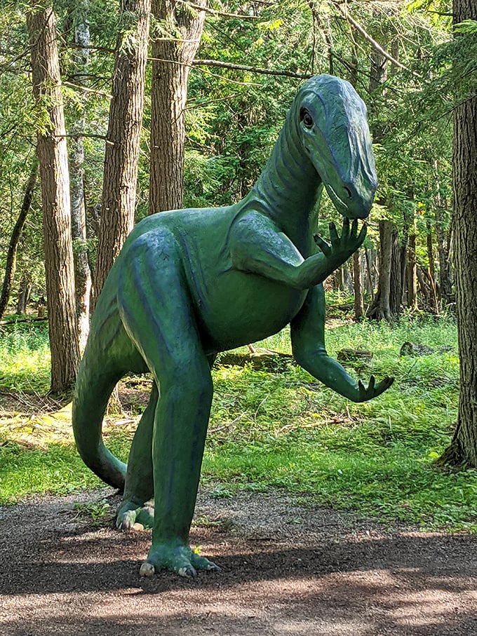 The Camptosaurus strikes a pose that screams "America's Next Top Dinosaur" finalist&mdash;jazz hands and all.