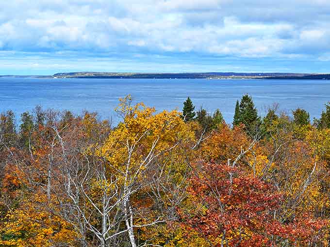 Fall transforms Headlands into a color explosion both above and below &ndash; fiery foliage by day, stellar spectacles by night.