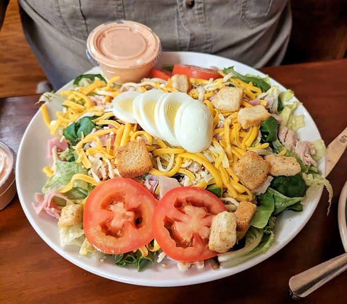The Chef's Salad arrives like an edible color wheel &ndash; crisp vegetables, protein-packed eggs, and cheese creating a deceptively hearty "light option."