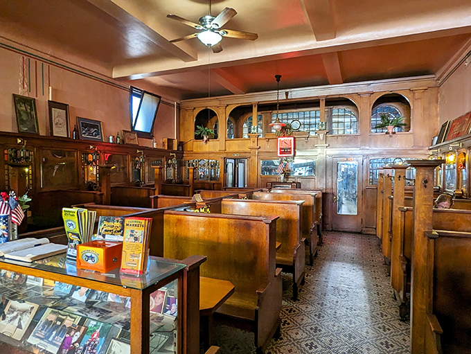 These wooden booths have hosted first dates, family celebrations, and friendly gossip since before your grandparents were born.