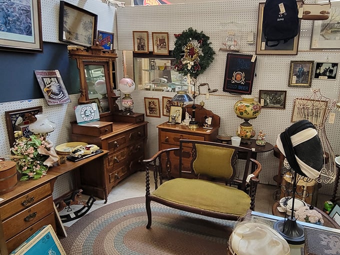 Antiques Mall of Madison 8